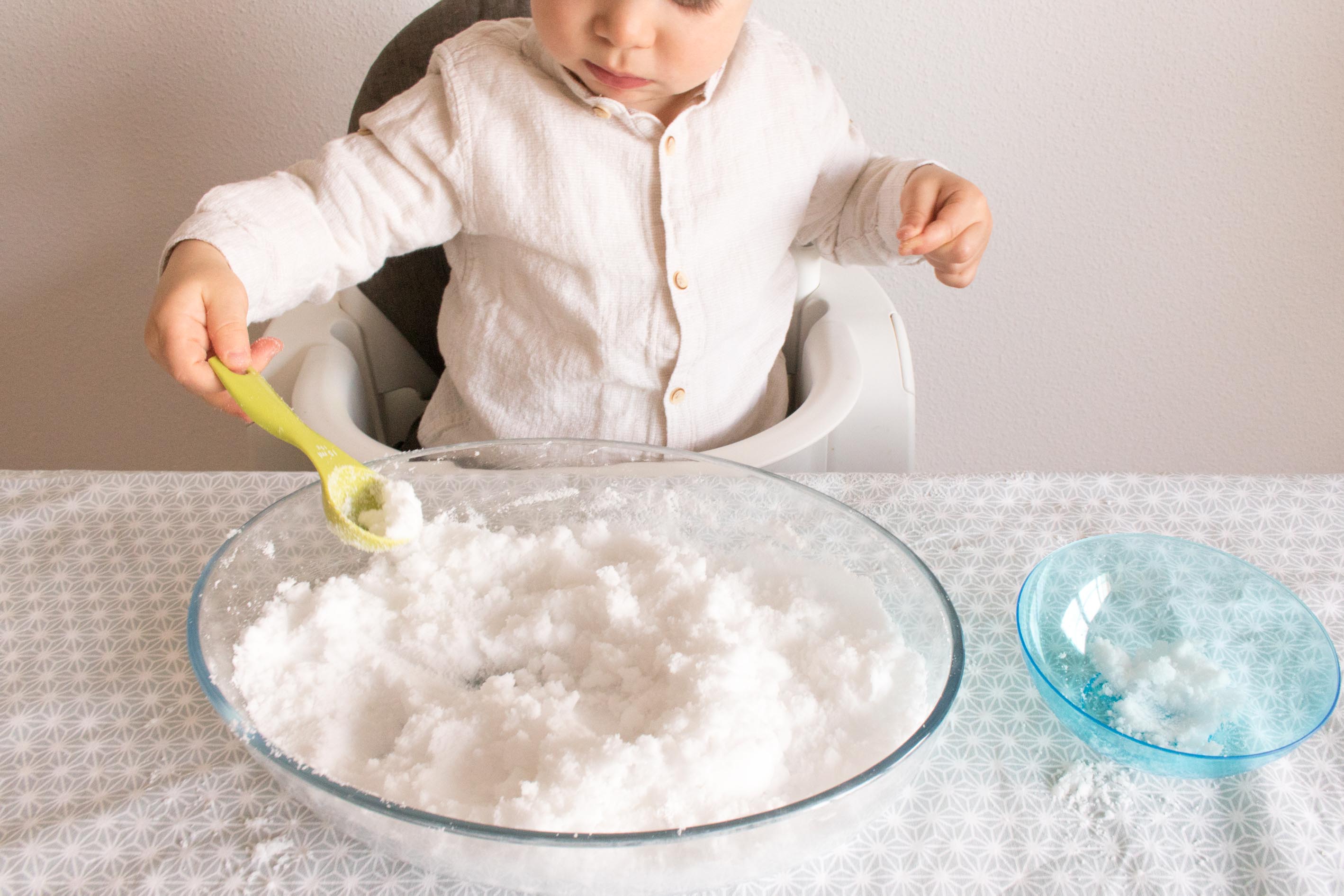 Cómo hacer nieve artificial y 8 ideas para jugar